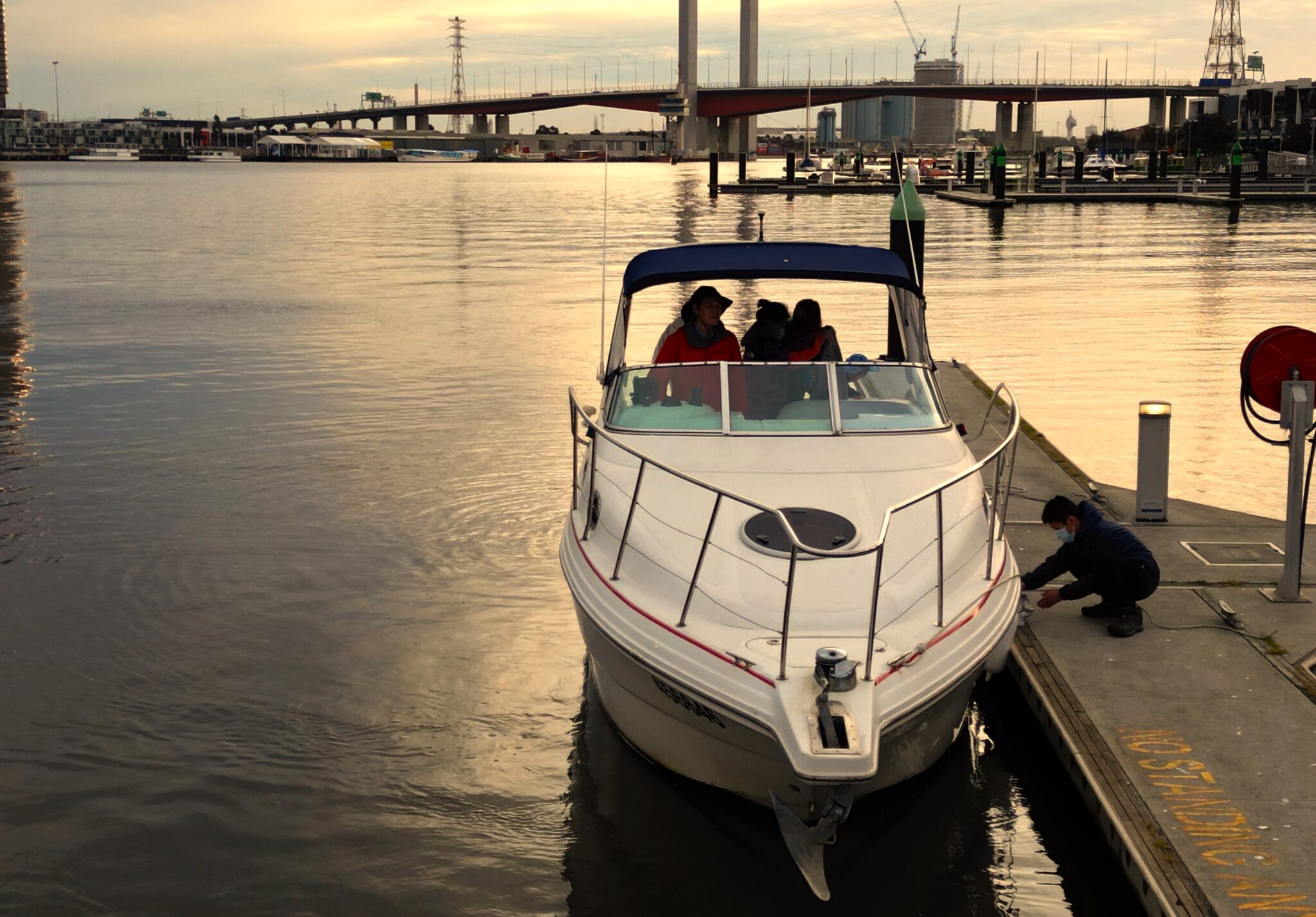 Boat Hire Melbourne | Yarra River Boat Hire | self-drive boat hire